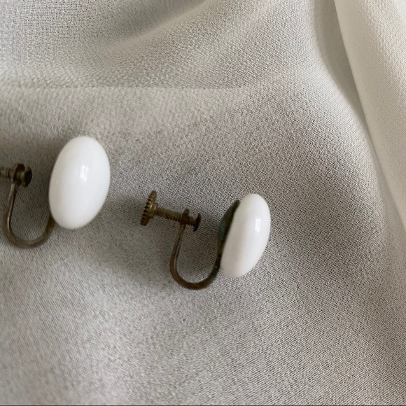 Vintage | Jewelry | Vintage Smooth White Button Screw Back Earrings ...